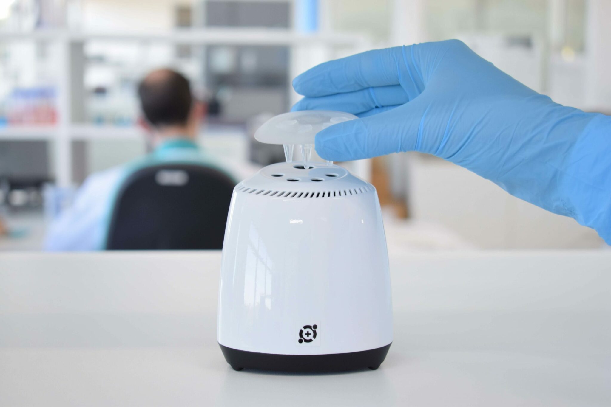 Point-of-Care Testing (PoCT): o que é, como funciona e benefícios | Hilab